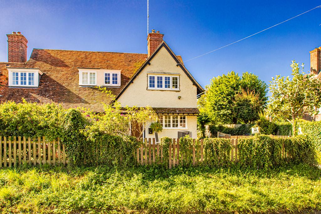 2 Golf Cottages Streatley On Thames Rg8 3 Bed Property For Sale £
