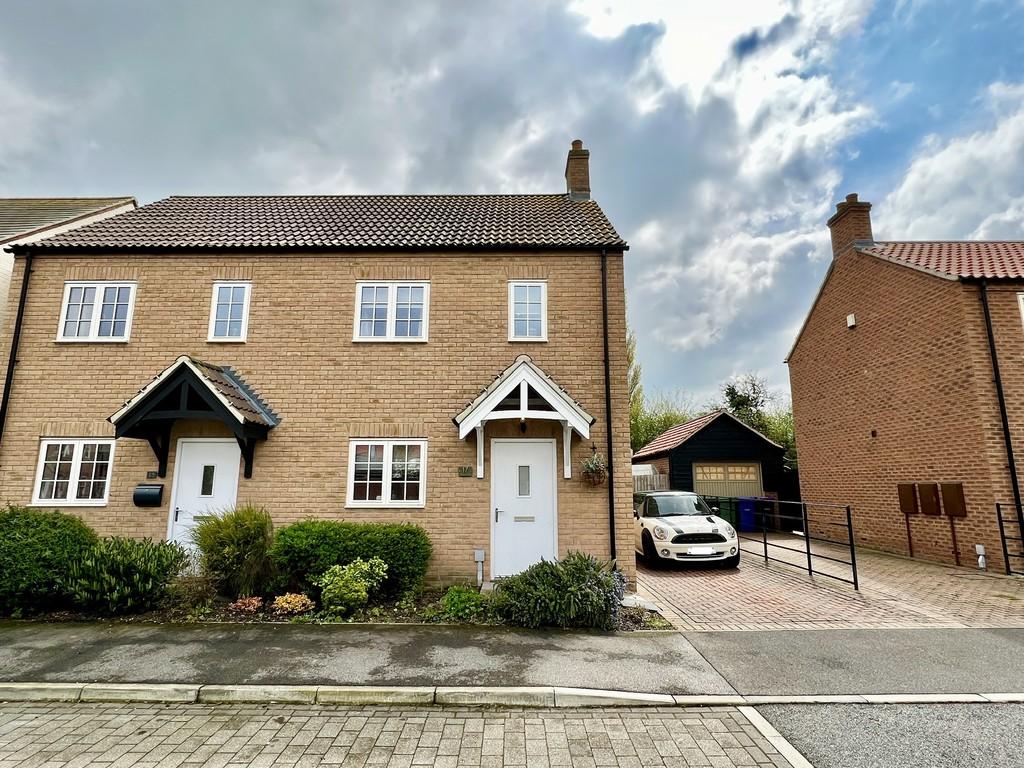 Abbots Way, Scothern, Lincoln 2 bed semi-detached house - £875 pcm (£ ...
