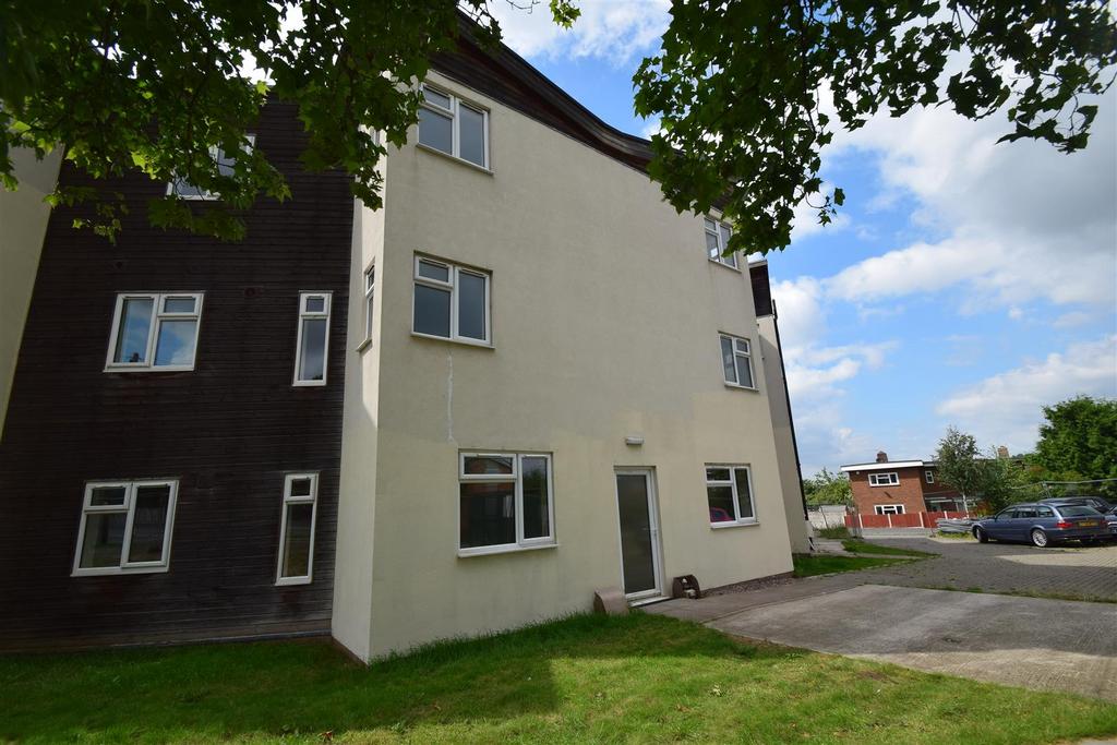 Summercroft, Church Walk, Donnington 1 bed flat - £600 pcm (£138 pw)