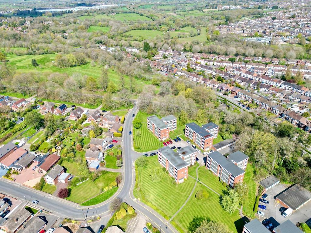 Victoria Court, Allesley Hall Drive... 2 bed apartment - £155,000