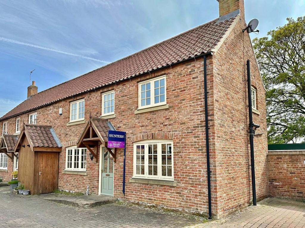 Hebdon Court, Easingwold, York 2 bed semi-detached house - £925 pcm (£ ...
