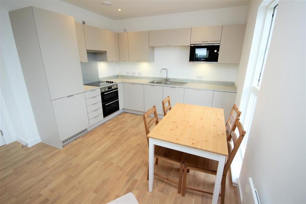 Lockgate Mews Manchester M4 2 bed apartment - £1,500 pcm (£346 pw)