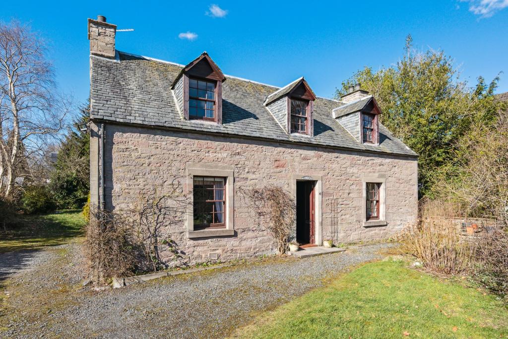 Lynedoch Road, Methven, Perthshire... 5 bed detached house - £305,000