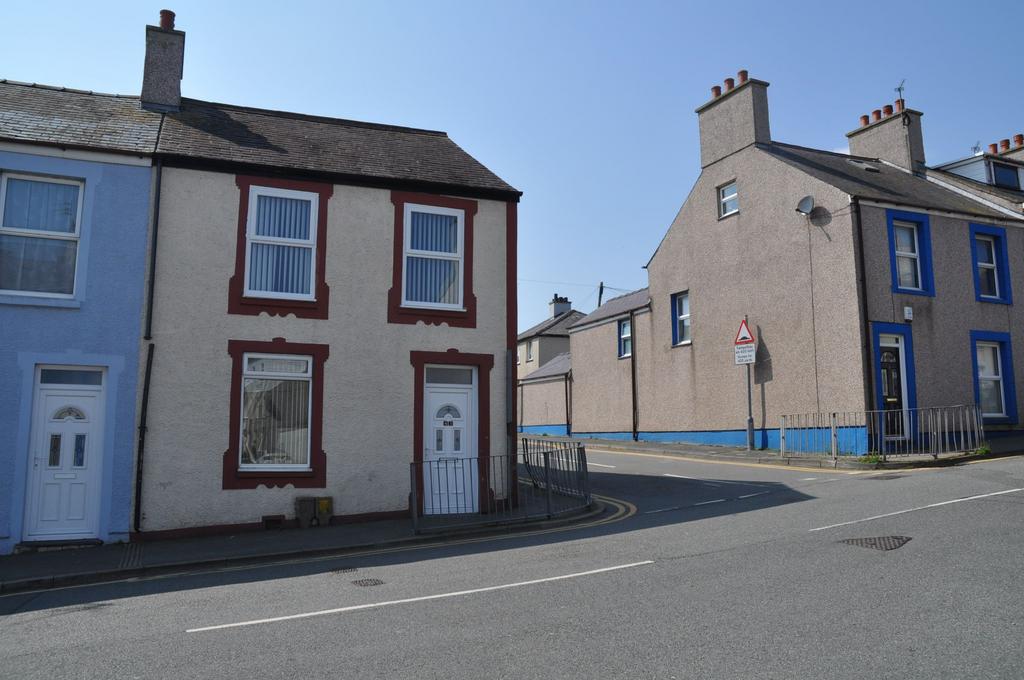 Holyhead, LL65 3 bed end of terrace house - £695 pcm (£160 pw)