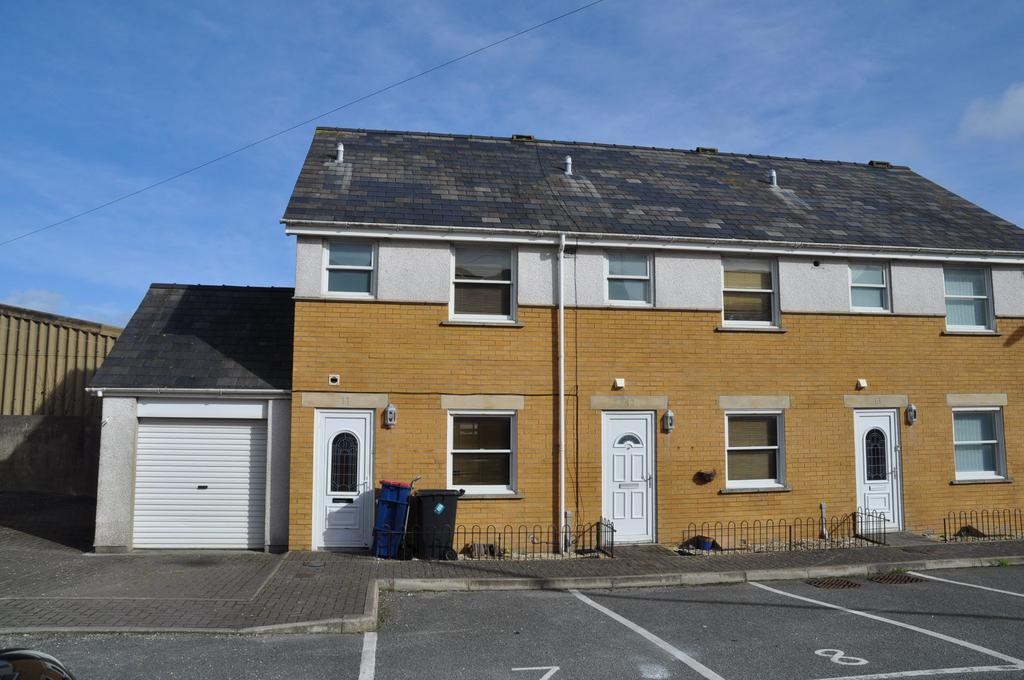 Holborn Close, Holyhead, LL65 3 bed end of terrace house - £115,000