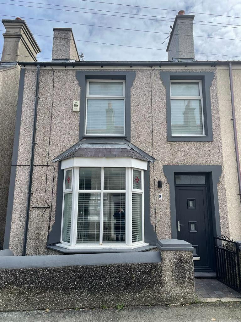 Ucheldre Avenue, Holyhead, LL65 3 bed terraced house - £795 pcm (£183 pw)