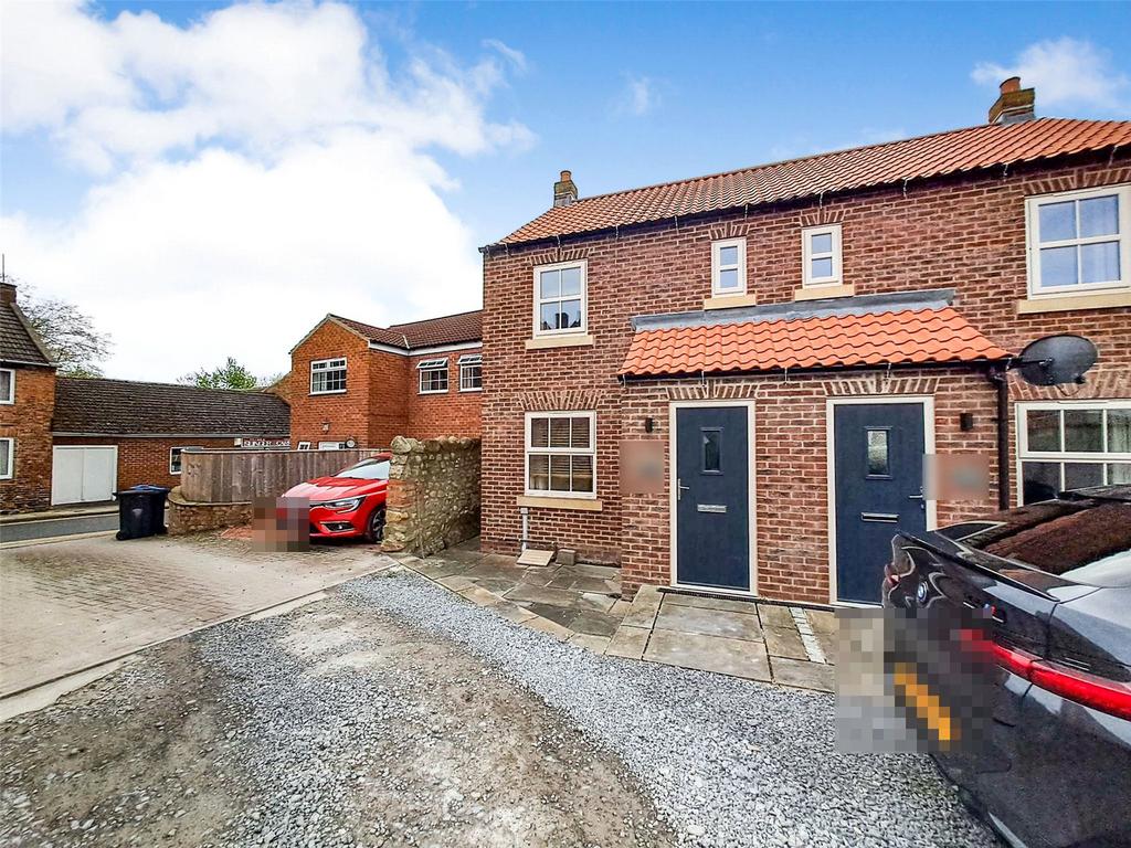Emgate, Bedale, North Yorkshire, DL8 2 bed semi-detached house - £800 ...
