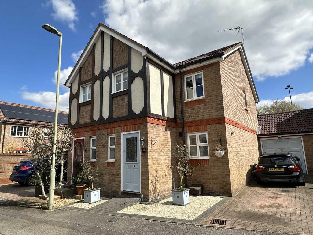 Bowmont Water, Didcot 2 bed semi-detached house - £325,000