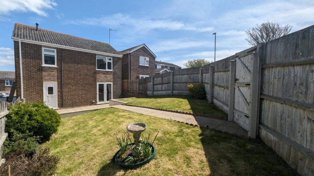 Southill, Weymouth 3 bed detached house - £1,295 pcm (£299 pw)