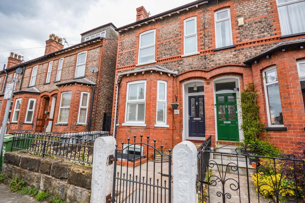 Navigation Road, Altrincham 4 bed end of terrace house for sale - £500,000