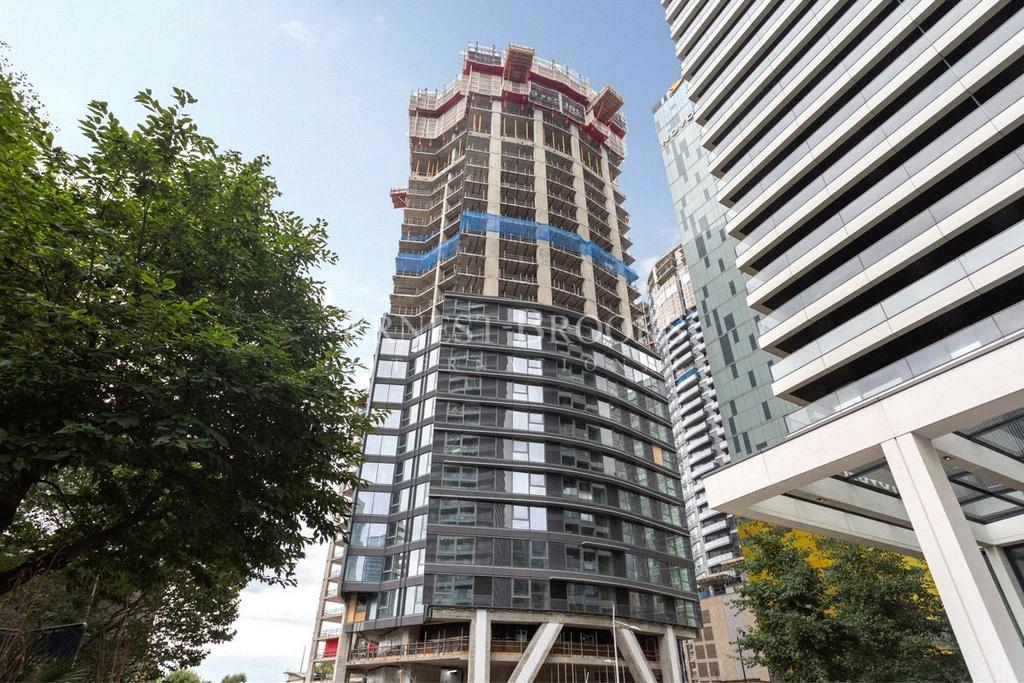 Aspen, Consort Place, Marsh Wall, Canary Wharf, E14 1 bed apartment for ...