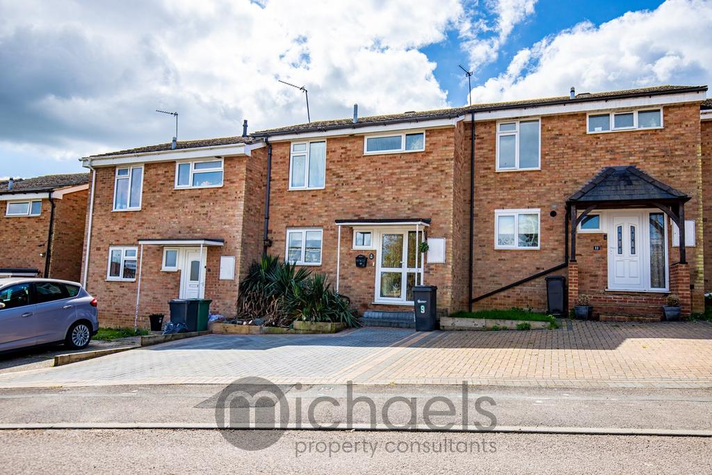 Maple Close, Halstead, CO9 3 bed terraced house - £325,000