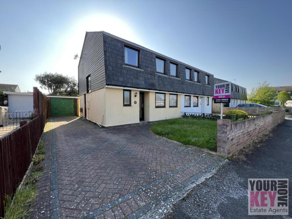 Oak Drive, St Mary's Bay, Romney... 3 bed semi-detached house - £285,000
