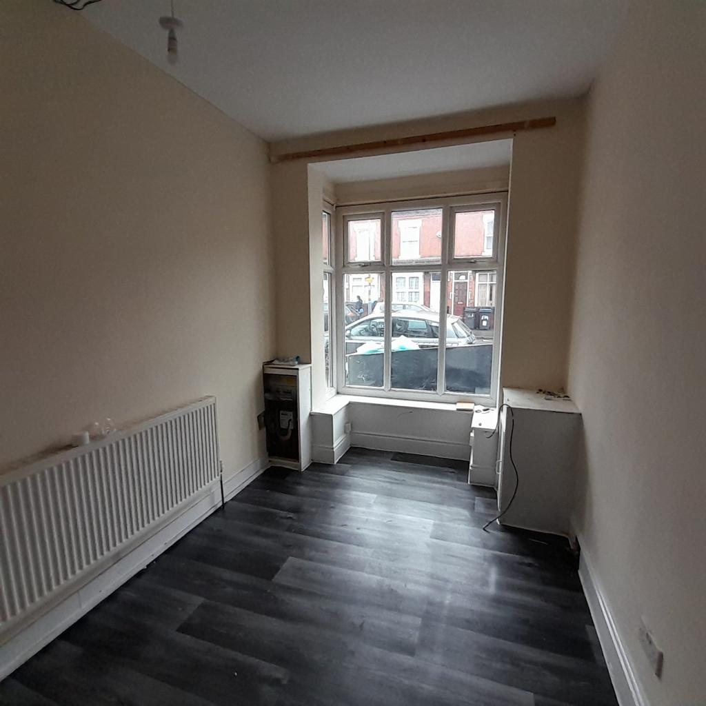 Small Heath, Birmingham B10 3 bed terraced house - £950 pcm (£219 pw)