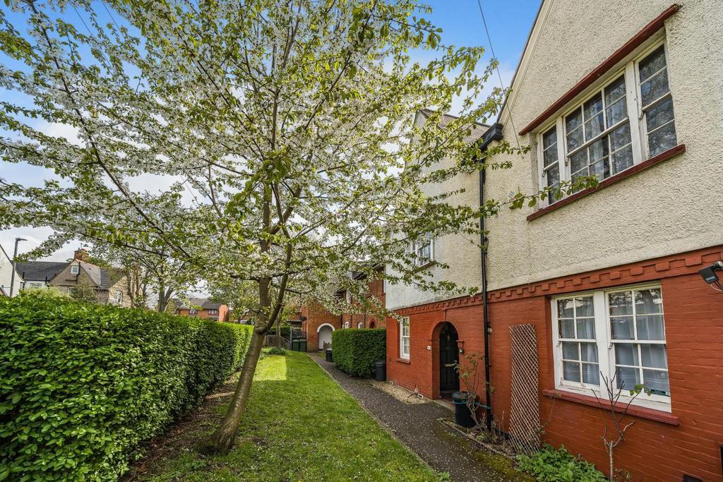 Lessingham Avenue, London 2 bed terraced house for sale - £600,000