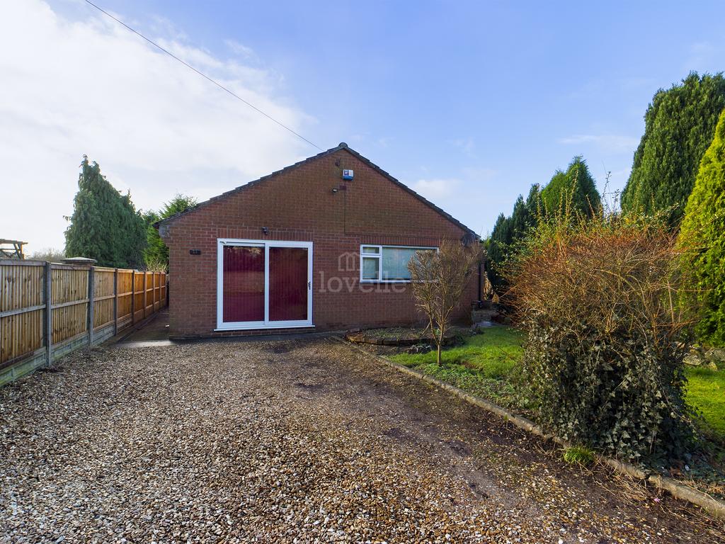 Causeway Lane, Lea DN21 3 bed detached bungalow - £259,950