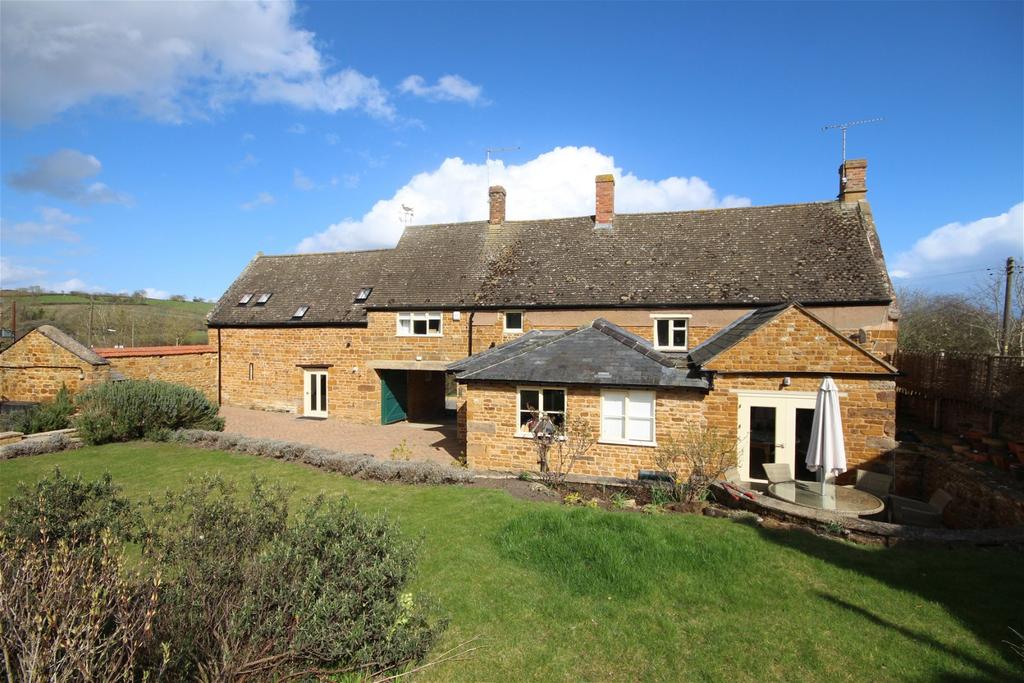 Lapwing House, Lyddington 4 bed detached house - £799,000