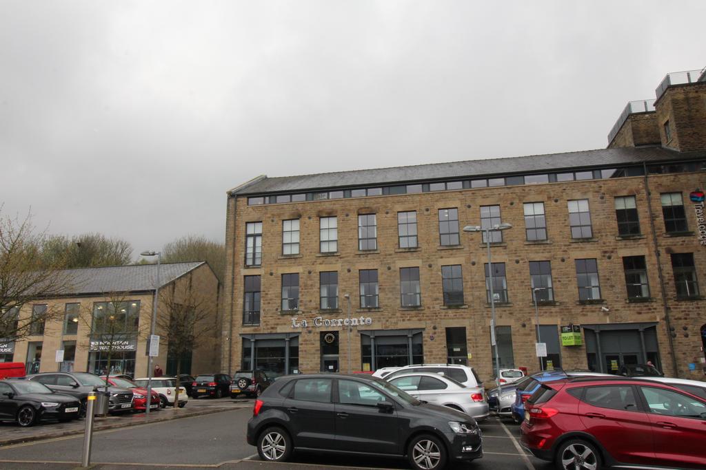 Victoria Street, Glossop SK13 1 bed apartment - £825 pcm (£190 pw)