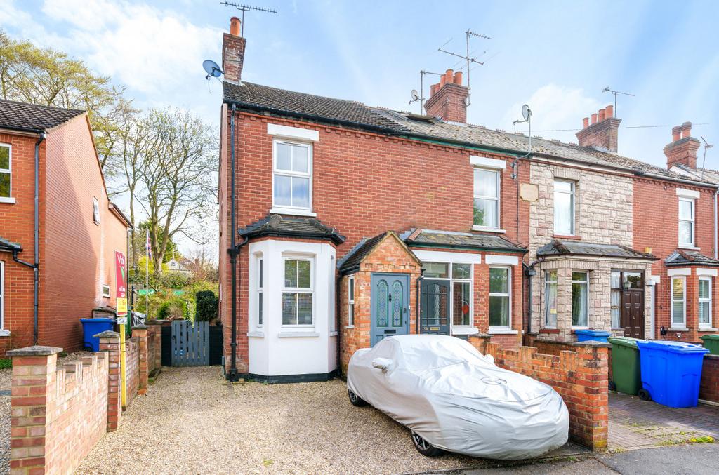 Union Street, Farnborough, Hampshire... 2 bed end of terrace house - £ ...