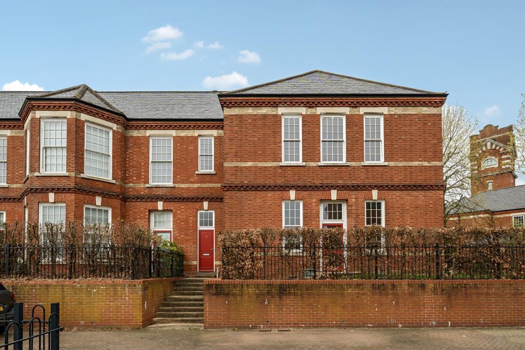 Rooksdown, Basingstoke, RG24 3 bed detached house - £1,500 pcm (£346 pw)