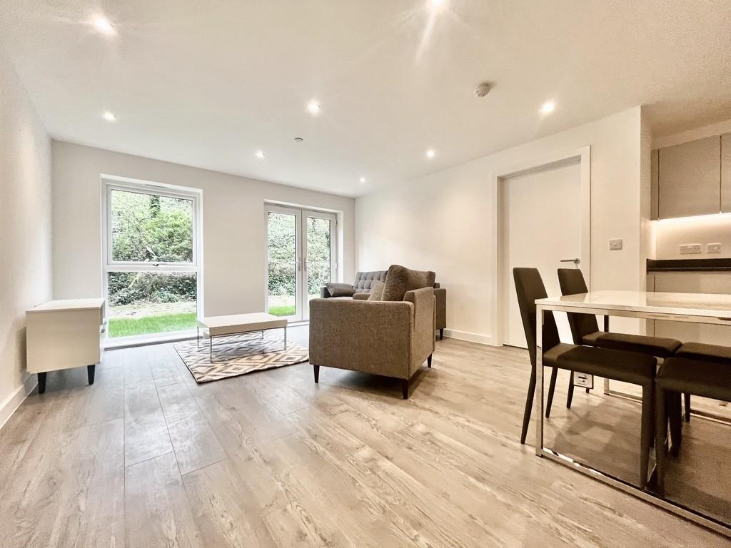 Alexandra Park Apartments 2 bed apartment - £1,175 pcm (£271 pw)