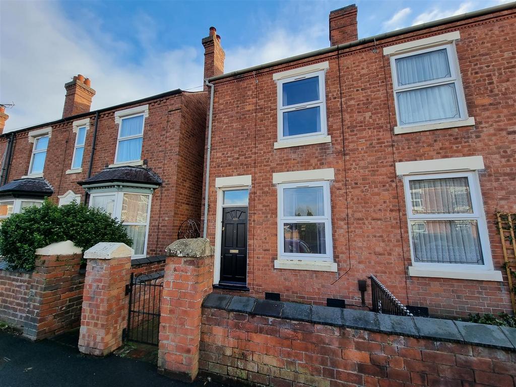 Hurcott Road, Kidderminster 3 bed semi-detached house - £750 pcm (£173 pw)
