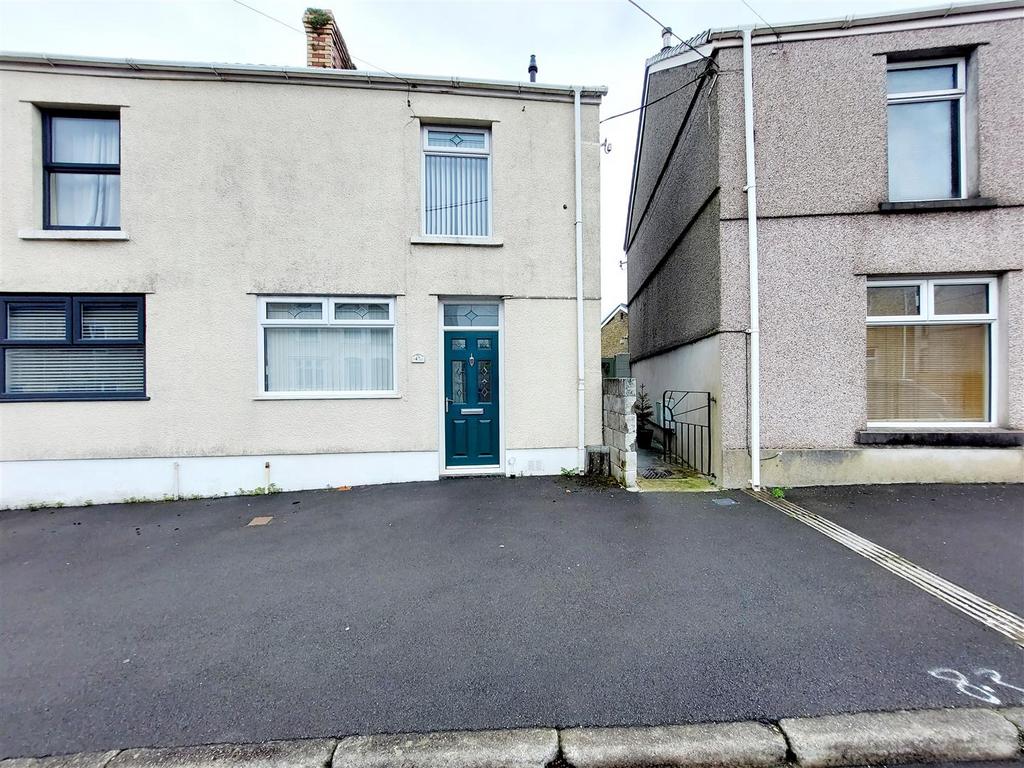 High Street, Grovesend, Swansea 2 bed end of terrace house - £130,000
