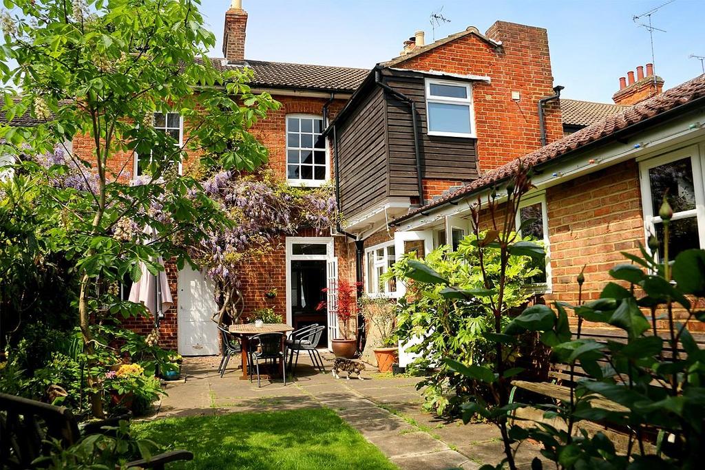 Wing Road, Linslade, Bedfordshire 4 bed terraced house - £700,000