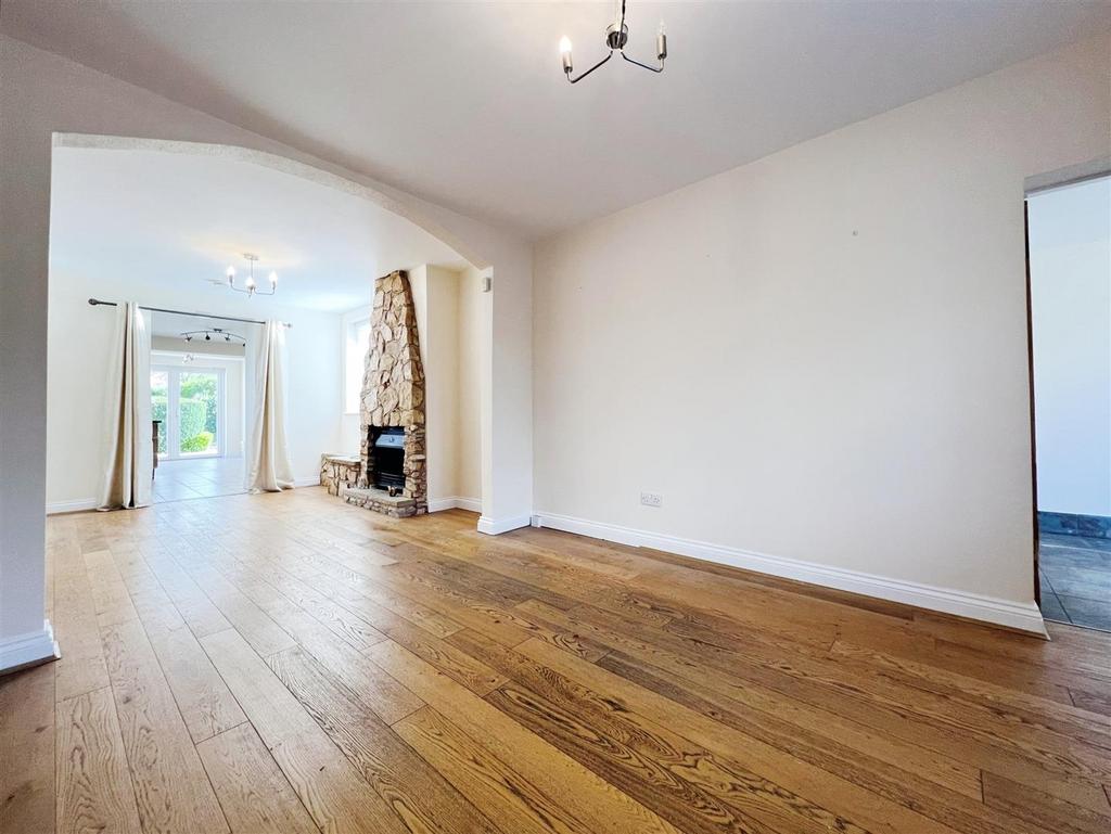 Tachbrook Road Leamington Spa 3 Bed Detached Bungalow For Sale £450 000