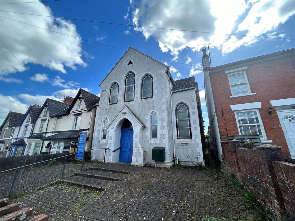 High Street, Wroughton, Swindon 3 bed townhouse - £190,000