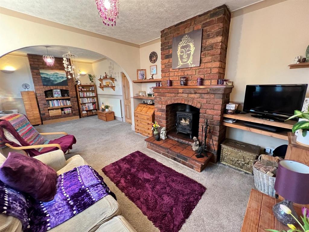 Brook Street, Stourbridge, DY8 3UX 3 bed terraced house - £255,000