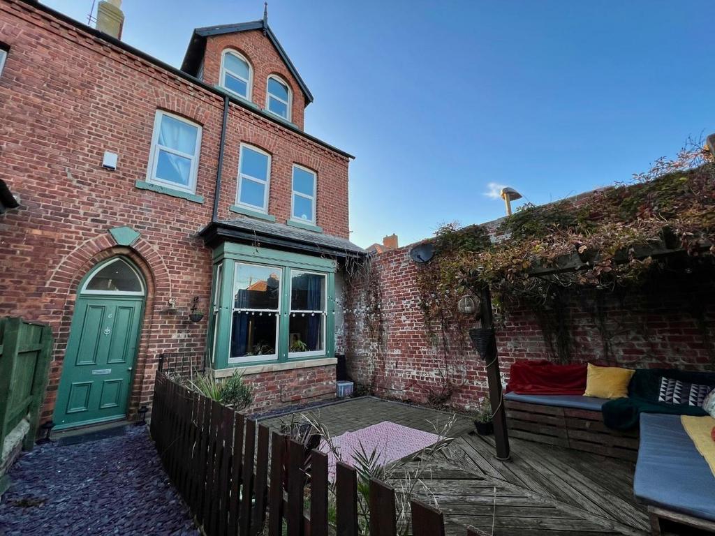 Beaconsfield Square, Headland, Hartlepool 4 bed end of terrace house ...