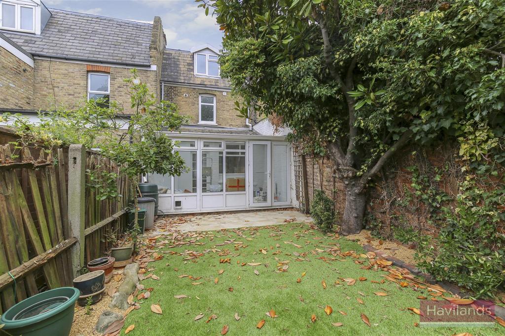 Compton Terrace, Winchmore Hill, N21 3 bed terraced house - £2,300 pcm ...