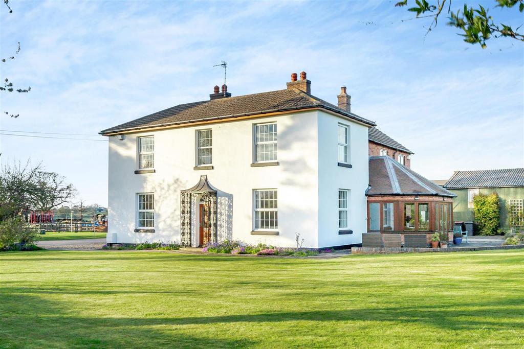 Breach Oak Lane, Country House with... 5 bed detached house - £1,750,000