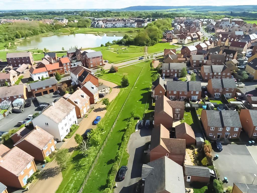 Harris Close, Newton Leys Bletchley, Milton Keynes 4 bed detached house ...