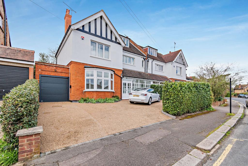 Love Lane Pinner Ha5 5 Bed Semi Detached House For Sale £1 500 000