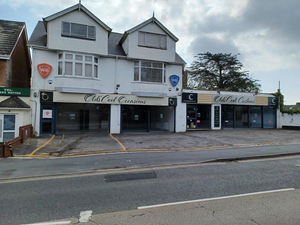 25/27 Station Road, New Milton, BH25 6HN Warehouse - £4,583 pcm (£1,058 pw)