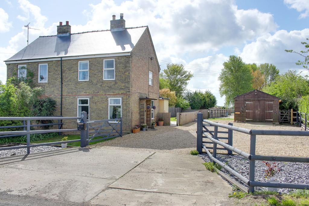 Stow Road Outwell Pe14 3 Bed Semi Detached House For Sale £375 000