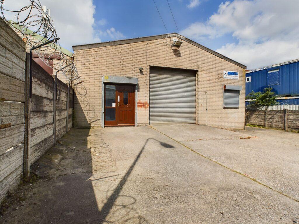 Richmond Hill, Pemberton, Wigan, WN5 8AA Property - £900 pcm (£208 pw)