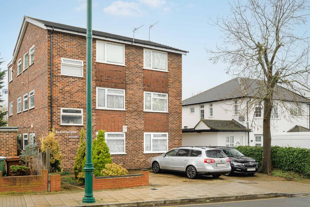 Blackthorne Court, Manor Road, Harrow 2 bed apartment - £399,950