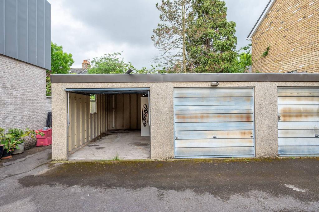 Morris Gardens, Southfields, London... Garage for sale - £90,000