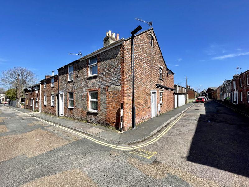 Clarendon Street Newport 2 Bed End Of Terrace House £200 000