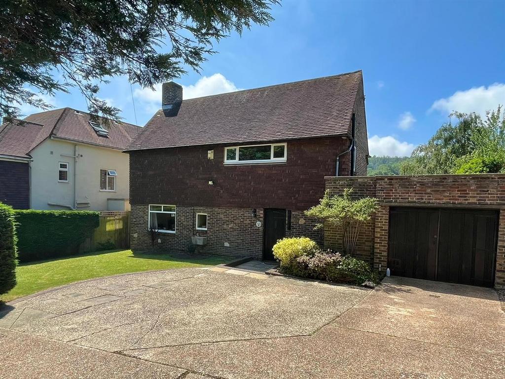 Willingdon Road, Eastbourne 4 bed detached house - £565,000
