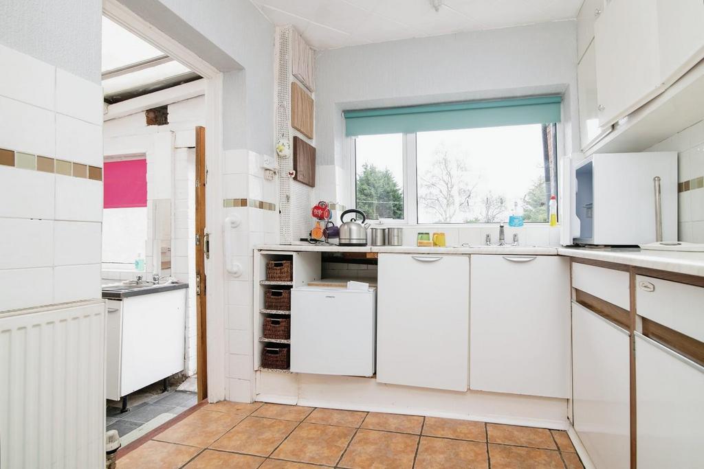 Old Lode Lane, Solihull 3 bed semi-detached house - £325,000