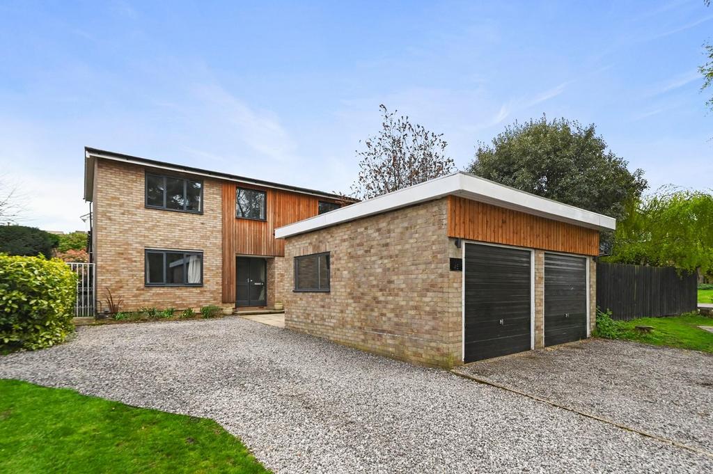 Oaks Drive, Lexden 5 bed detached house - £750,000