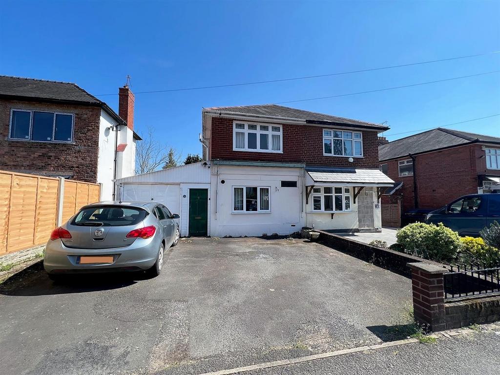 Enville Road, Kinver, DY7 6BX 3 bed semi-detached house - £285,000