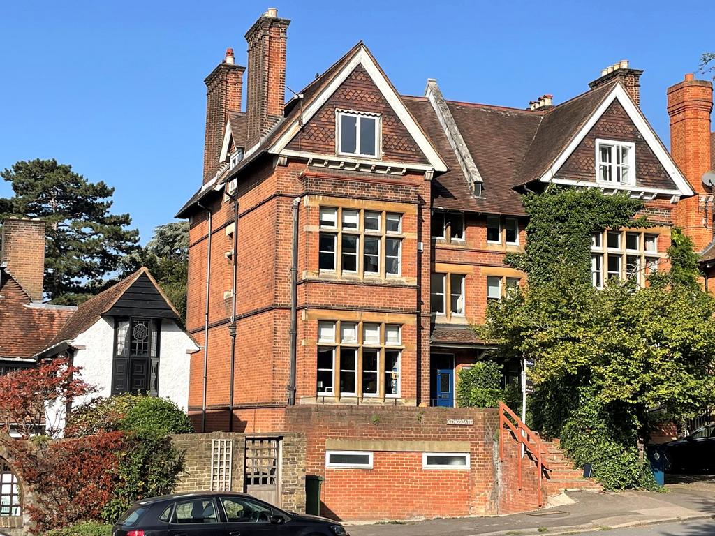 Kings Gate, Harrow on the Hill Village Conservation Area 5 bed semi ...