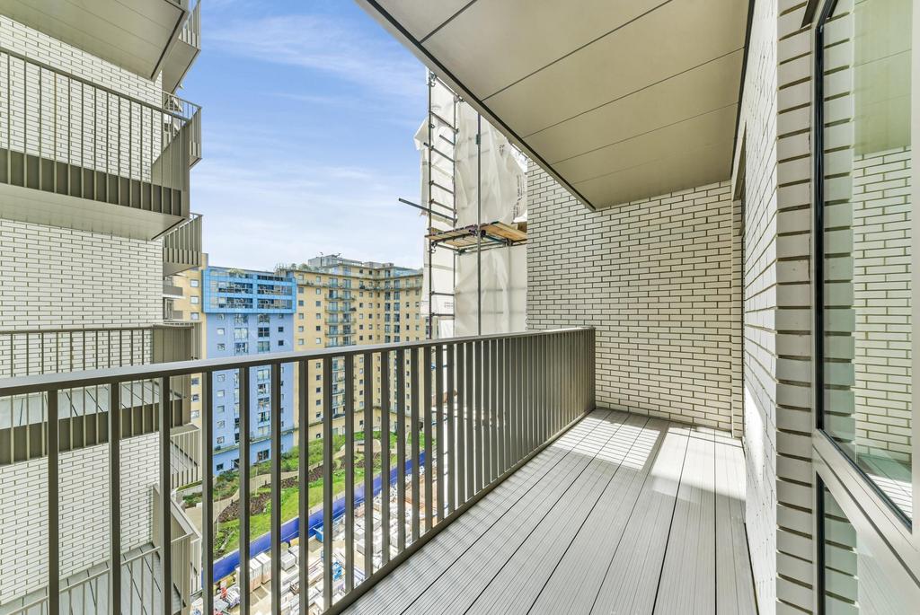 Botanist House, Royal Victoria... 3 bed apartment - £2,990 pcm (£690 pw)