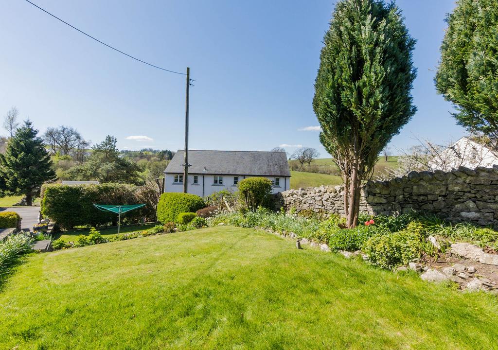 7 Glebe Court, Kirkby Lonsdale 2 bed flat - £300,000
