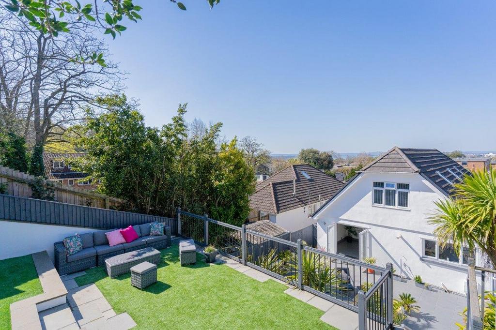 Courtenay Road, Lower Parkstone... 4 bed detached house for sale - £780,000
